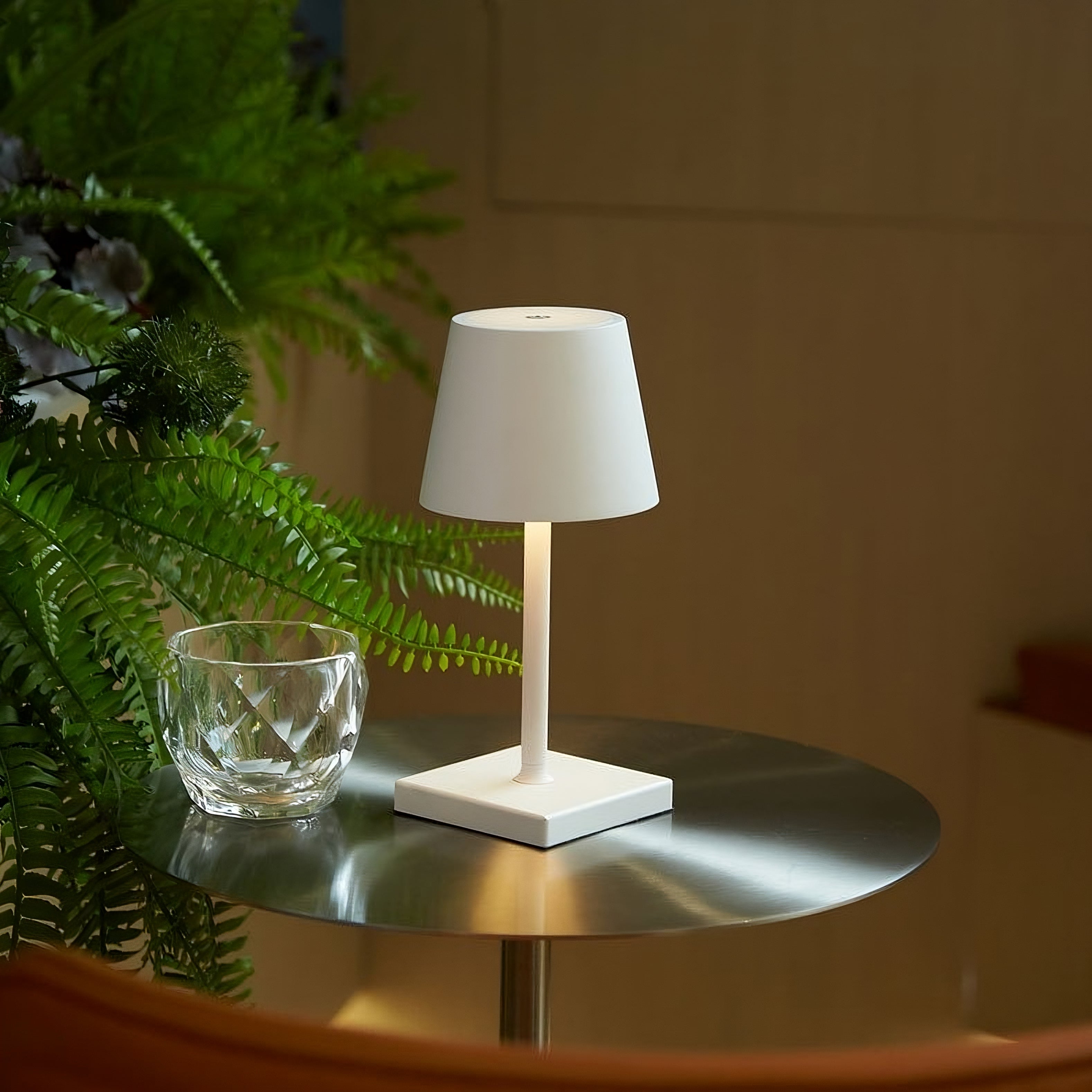 Mini Aurora Rechargeable Table Lamp – Mona Lighting